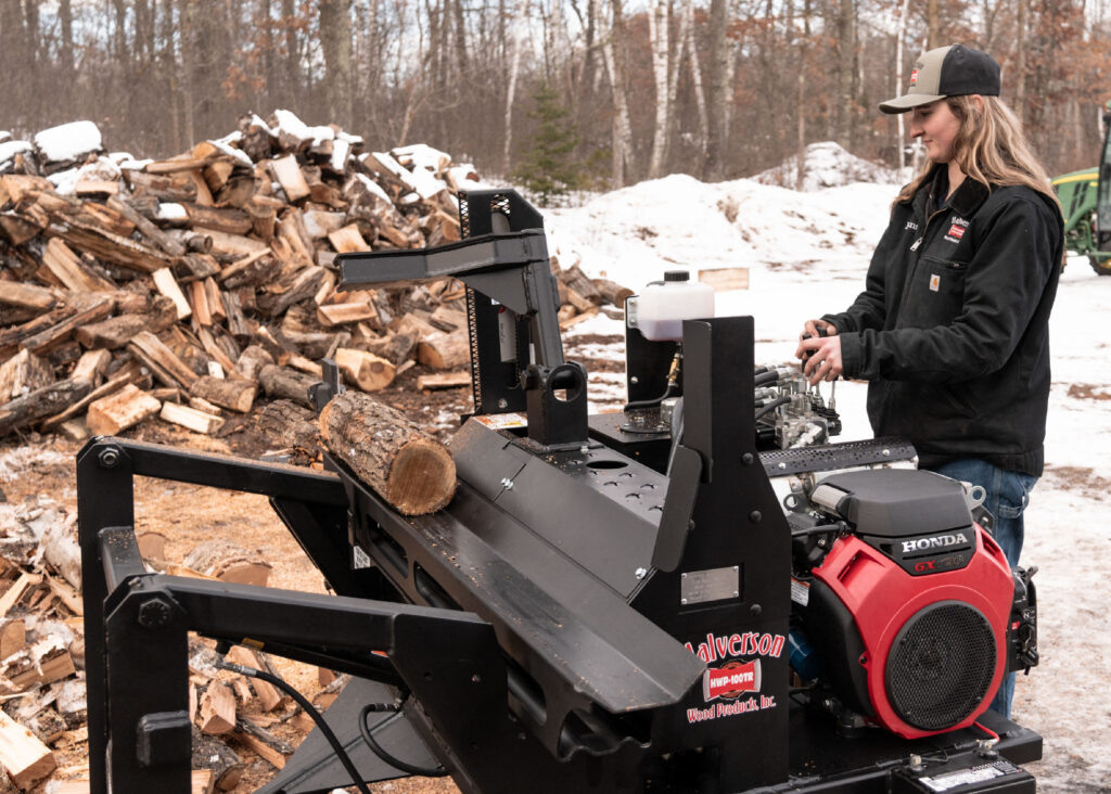 Explore the HWP-100TR Honda Wood Processor's Capabilities